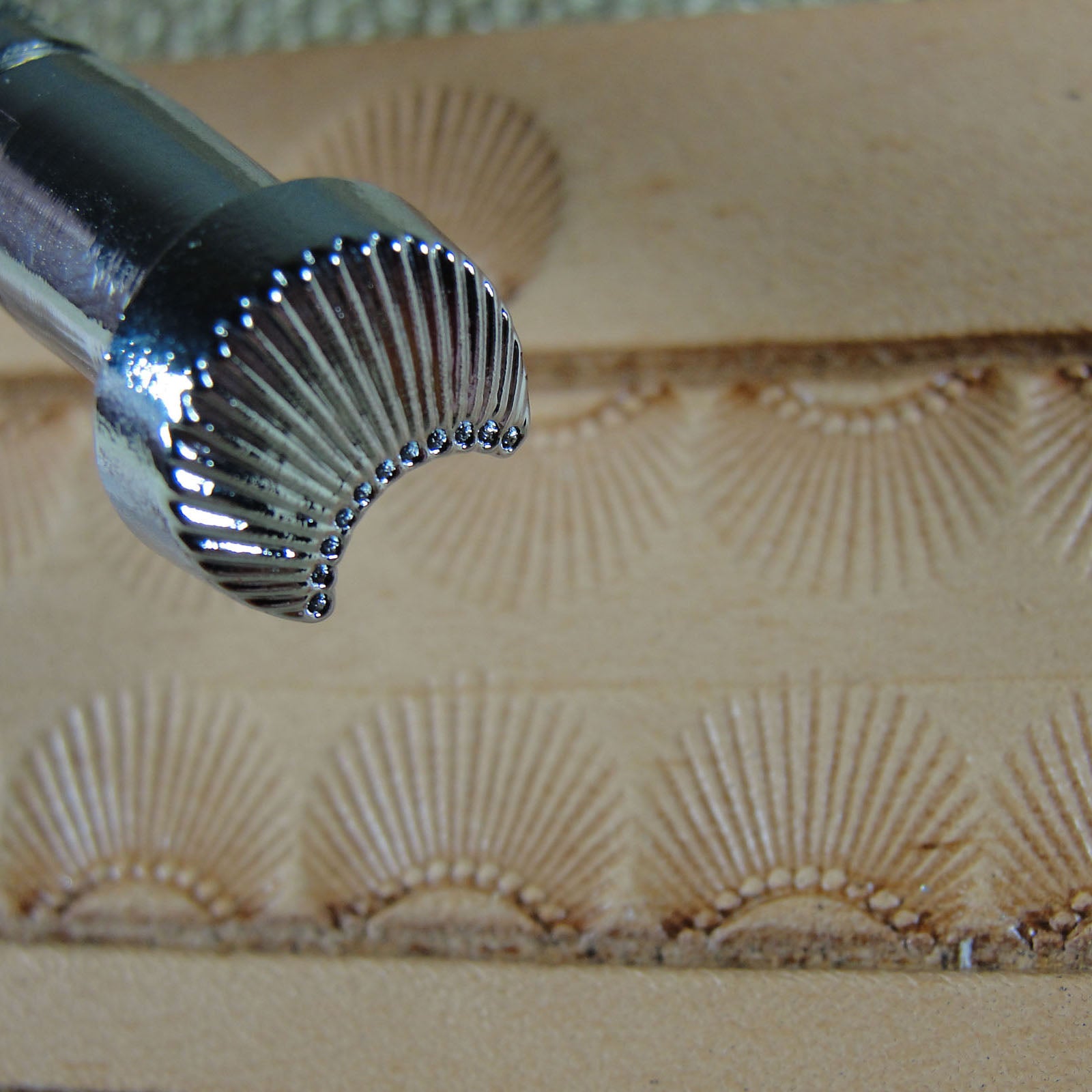 N720 11-Seed Border Leather Stamping Tool | Pro Leather Carvers