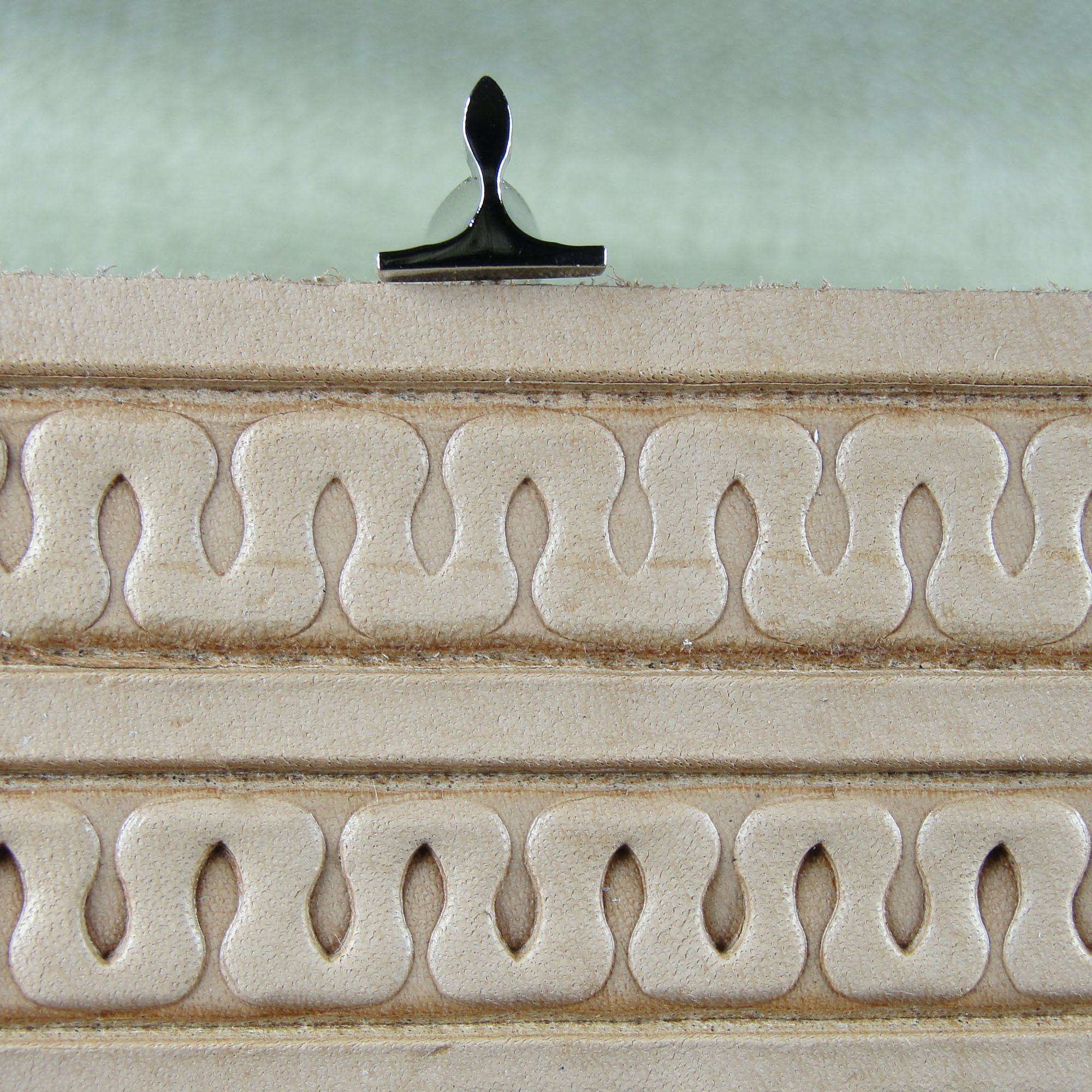 D447S Meandering Border Leather Stamping Tool | Pro Leather Carvers