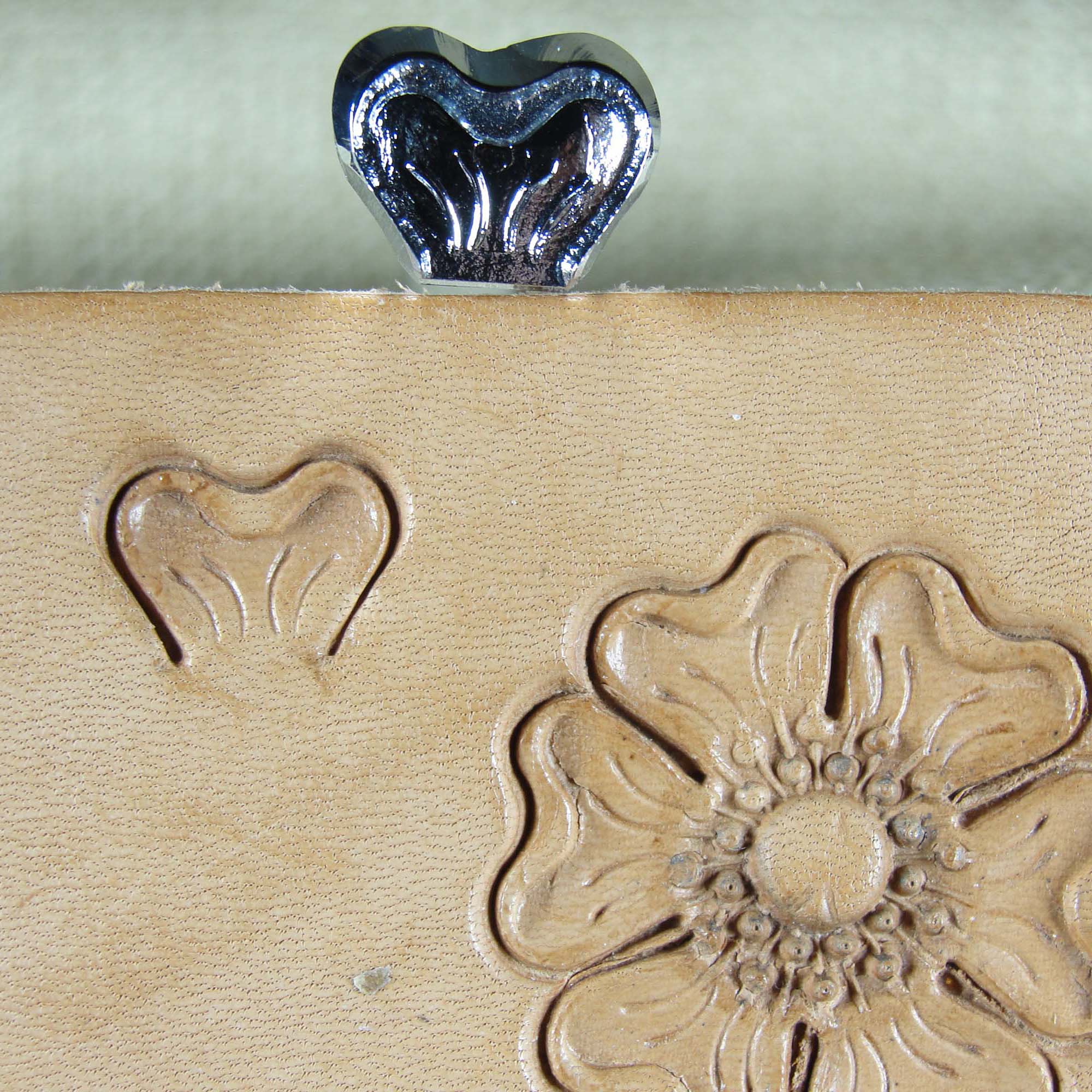 Vintage Craftool Co. #Y660 Flower Petal Stamp | Pro Leather Carvers