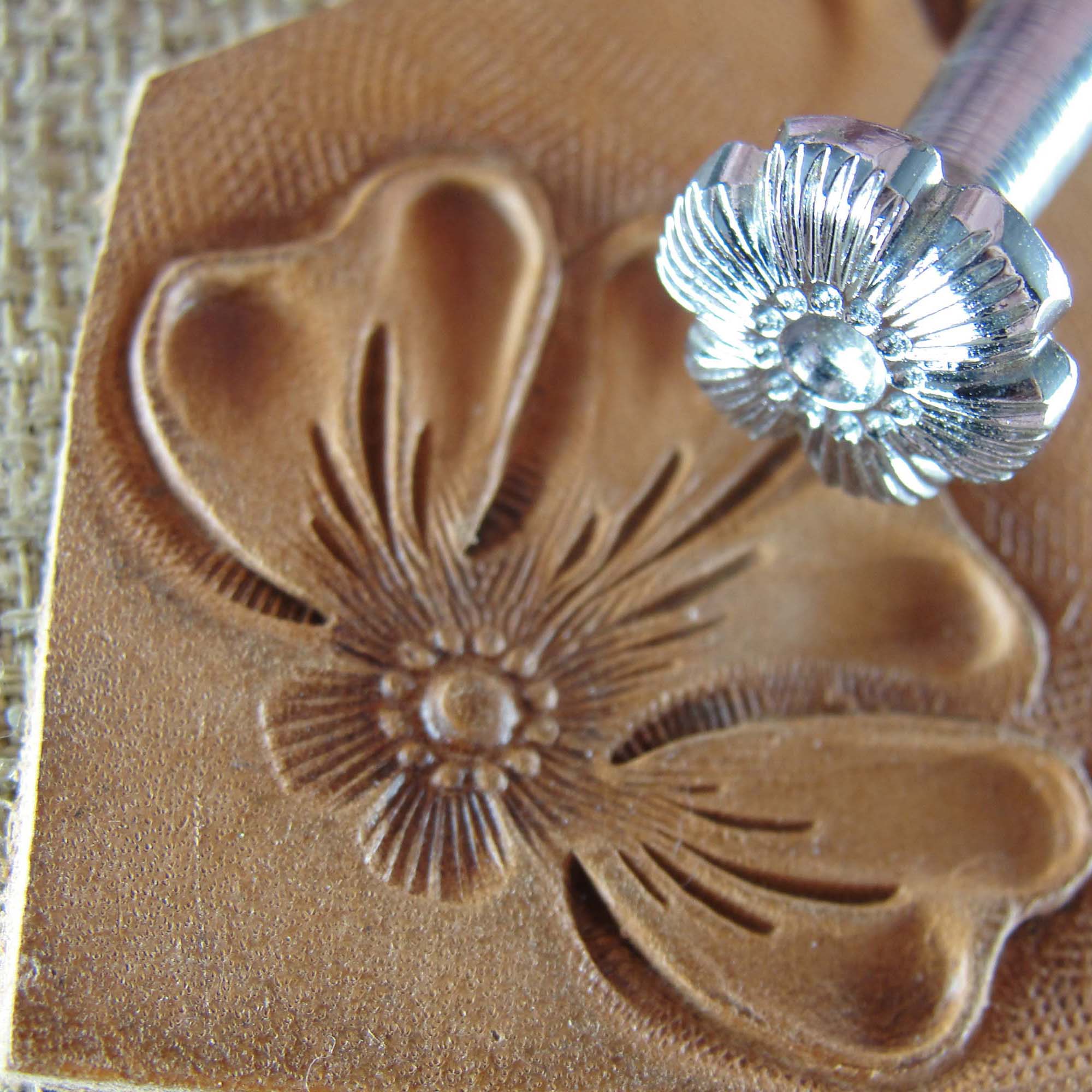 Vintage Craftool Co. #716 Flower Center Stamp | Pro Leather Carvers