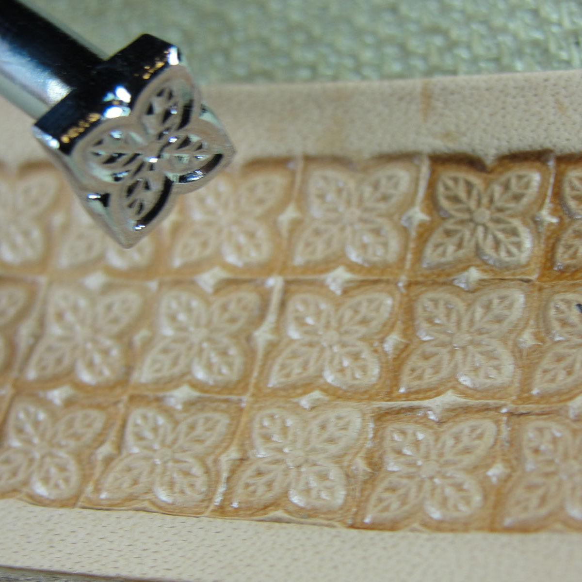 G564 Small Flower Geometric Leather Tool | Pro Leather Carvers