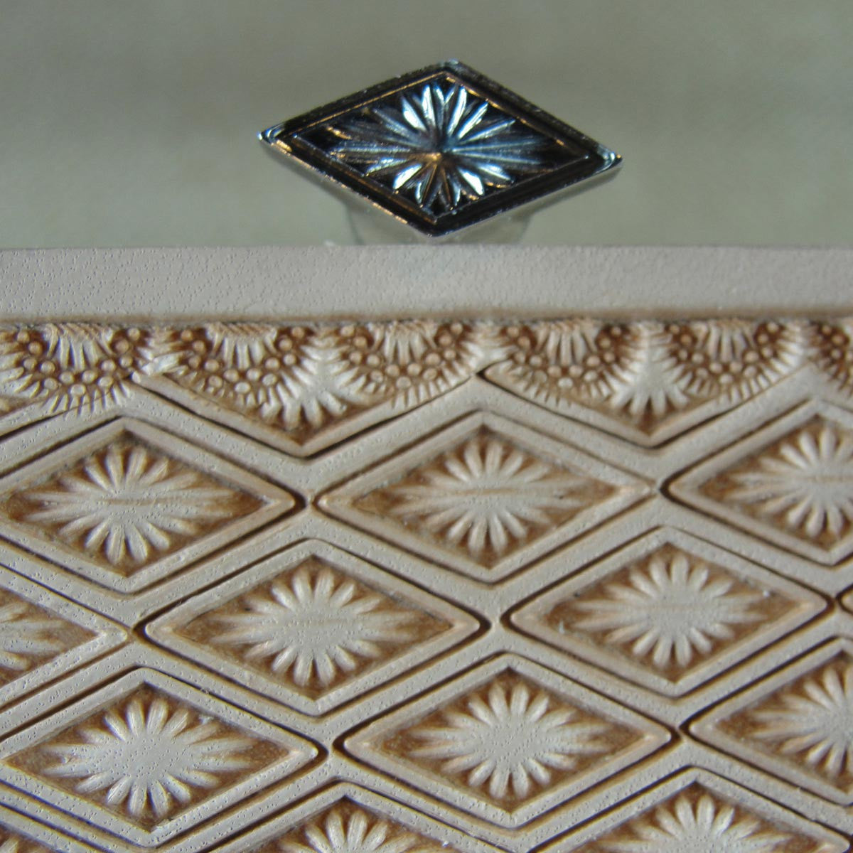Diamond Lined Geo Leather Stamp - Barry King | Pro Leather Carvers