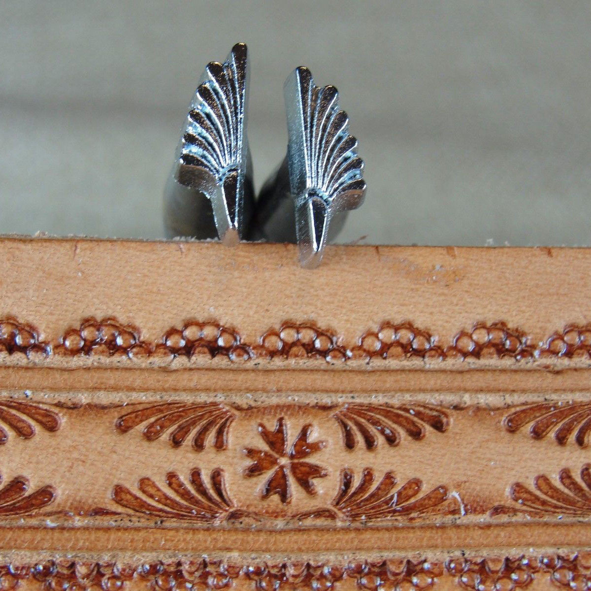 E319L/R Geometric Border Leather Stamp Set | Pro Leather Carvers